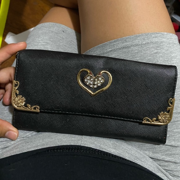 Accessories | Very Cute Gold And Black Heart Wallet | Poshmark